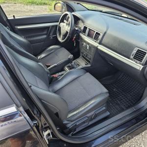 Melns Opel Vectra 2009 Rīga, ar dzinēja tilpumu 1.90 L un nobraukumu 390 tūkst. km par 2150 €, foto 16 vietnē AUTOMOTO.COM.LV