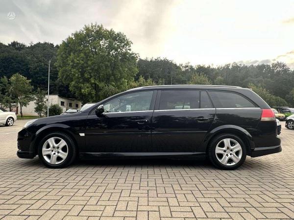 Опель Вектра 2009 в Бирштонас на AUTOMOTO.COM.LV Черный Опель Вектра 2009 в Бирштонас, объемом двигателя 1.91 л и пробегом 199 тыс. км за 2850 €, фото 4 на AUTOMOTO.COM.LV