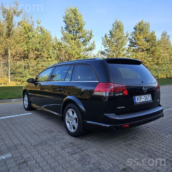 Опель Вектра 2009 в Рига на AUTOMOTO.COM.LV Черный Опель Вектра 2009 в Рига, объемом двигателя 1.90 л и пробегом 0 тыс. км за 1690 €, фото 7 на AUTOMOTO.COM.LV