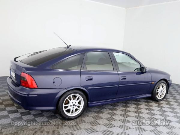 Zils Opel Vectra 1999 Tallina, ar dzinēja tilpumu 2.00 L un nobraukumu 366 tūkst. km par 999 €, foto 3 vietnē AUTOMOTO.COM.LV