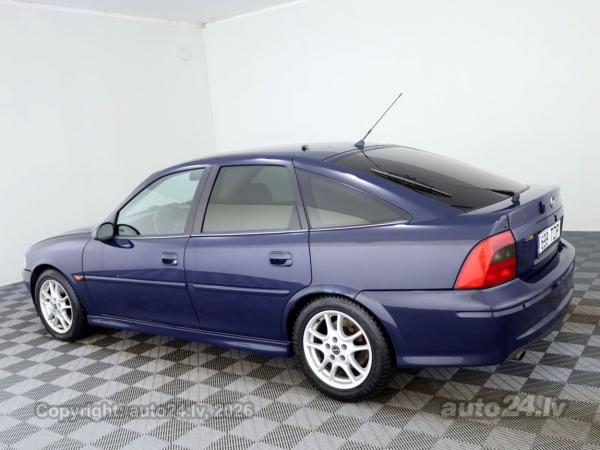 Zils Opel Vectra 1999 Tallina, ar dzinēja tilpumu 2.00 L un nobraukumu 366 tūkst. km par 999 €, foto 4 vietnē AUTOMOTO.COM.LV