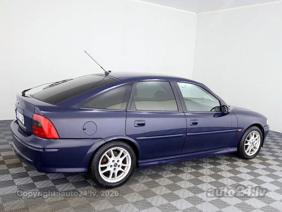 Blue Opel Vectra 1999 in Tallinn, with an engine capacity of 2.00 L and mileage of 366 thousand km for 999 €, photo 3 on AUTOMOTO.COM.LV