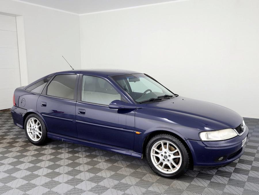 Blue Opel Vectra 1999 in Tallinn, with an engine capacity of 2.00 L and mileage of 366 thousand km for 699 €, photo 1 on AUTOMOTO.COM.LV