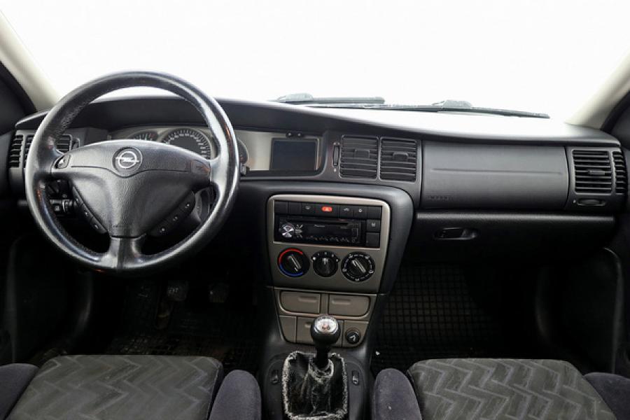 Blue Opel Vectra 1999 in Tallinn, with an engine capacity of 2.00 L and mileage of 366 thousand km for 699 €, photo 6 on AUTOMOTO.COM.LV