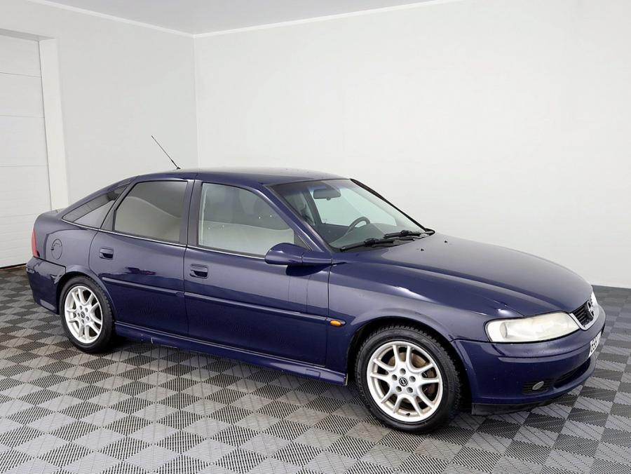 Blue Opel Vectra 1999 in Tallinn, with an engine capacity of 2.00 L and mileage of 366 thousand km for 699 €, photo 9 on AUTOMOTO.COM.LV