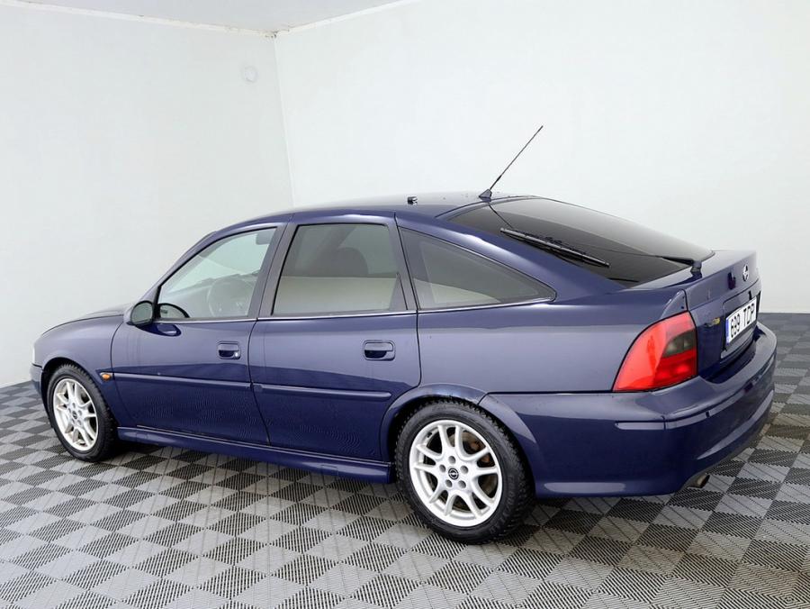 Blue Opel Vectra 1999 in Tallinn, with an engine capacity of 2.00 L and mileage of 366 thousand km for 699 €, photo 12 on AUTOMOTO.COM.LV