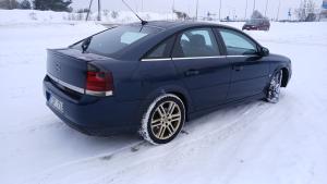 Blue Opel Vectra 2003 in Vilnius, with an engine capacity of 2.20 L and mileage of 346 thousand km for 650 €, photo 4 on AUTOMOTO.COM.LV