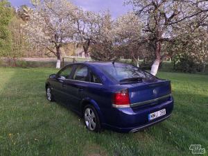 Blue Opel Vectra 2003 in Silute, with an engine capacity of 2.20 L and mileage of 325 thousand km for 799 €, photo 3 on AUTOMOTO.COM.LV