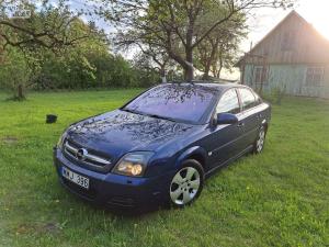 Blue Opel Vectra 2003 in Silute, with an engine capacity of 2.20 L and mileage of 325 thousand km for 799 €, photo 4 on AUTOMOTO.COM.LV