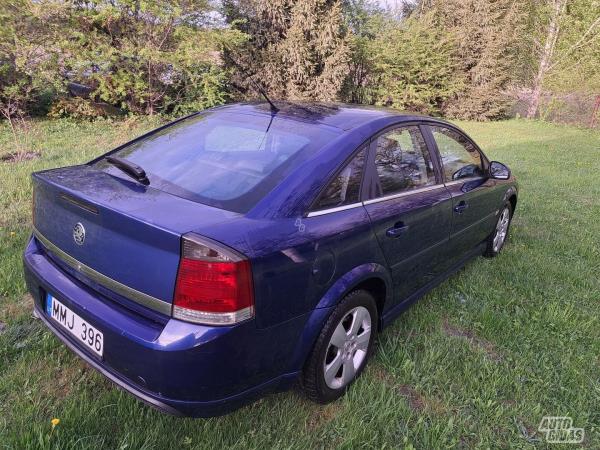 Blue Opel Vectra 2003 in Silute, with an engine capacity of 2.20 L and mileage of 325 thousand km for 799 €, photo 6 on AUTOMOTO.COM.LV