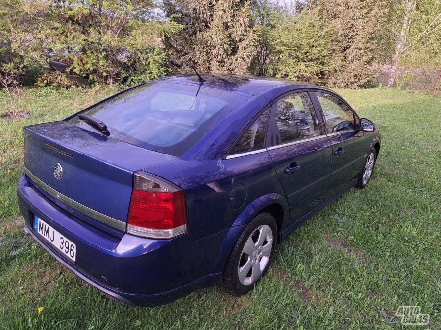Blue Opel Vectra 2003 in Silute, with an engine capacity of 2.20 L and mileage of 325 thousand km for 799 €, photo 7 on AUTOMOTO.COM.LV
