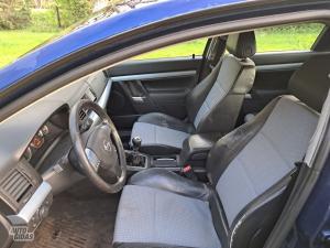Blue Opel Vectra 2003 in Silute, with an engine capacity of 2.20 L and mileage of 325 thousand km for 799 €, photo 10 on AUTOMOTO.COM.LV