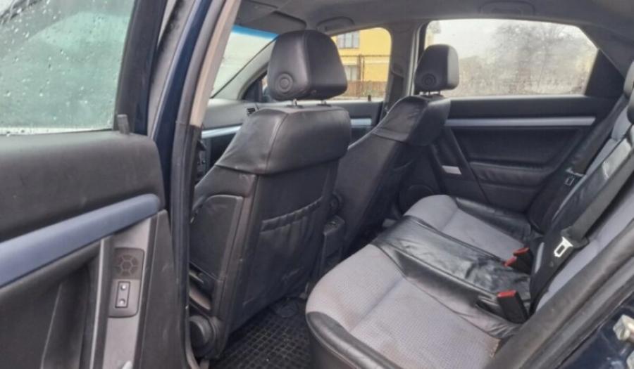 Zils Opel Vectra 2003 Rīga, ar dzinēja tilpumu 2.20 L un nobraukumu 415 tūkst. km par 1200 €, foto 12 vietnē AUTOMOTO.COM.LV