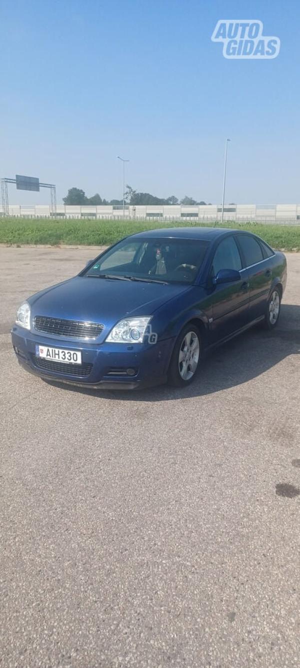 Blue Opel Vectra 2004 in Kalvarija, with an engine capacity of 1.90 L and mileage of 326 thousand km for 1100 €, photo 1 on AUTOMOTO.COM.LV