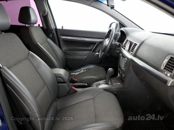 Zils Opel Vectra 2006 Tallina, ar dzinēja tilpumu 2.20 L un nobraukumu 208 tūkst. km par 1099 €, foto 6 vietnē AUTOMOTO.COM.LV