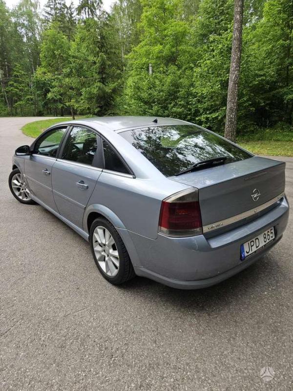Zils Opel Vectra 2006 Alīta, ar dzinēja tilpumu 1.91 L un nobraukumu 497 tūkst. km par 1200 €, foto 5 vietnē AUTOMOTO.COM.LV