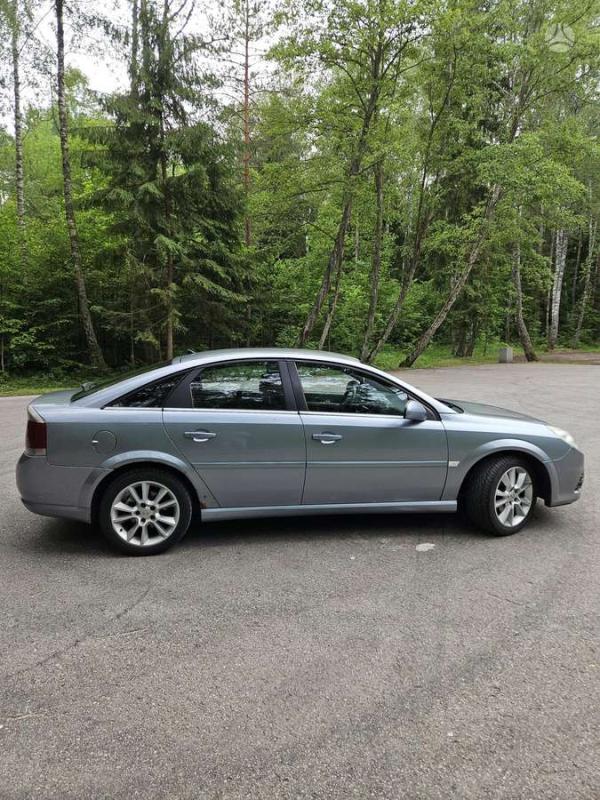 Zils Opel Vectra 2006 Alīta, ar dzinēja tilpumu 1.91 L un nobraukumu 497 tūkst. km par 1200 €, foto 8 vietnē AUTOMOTO.COM.LV