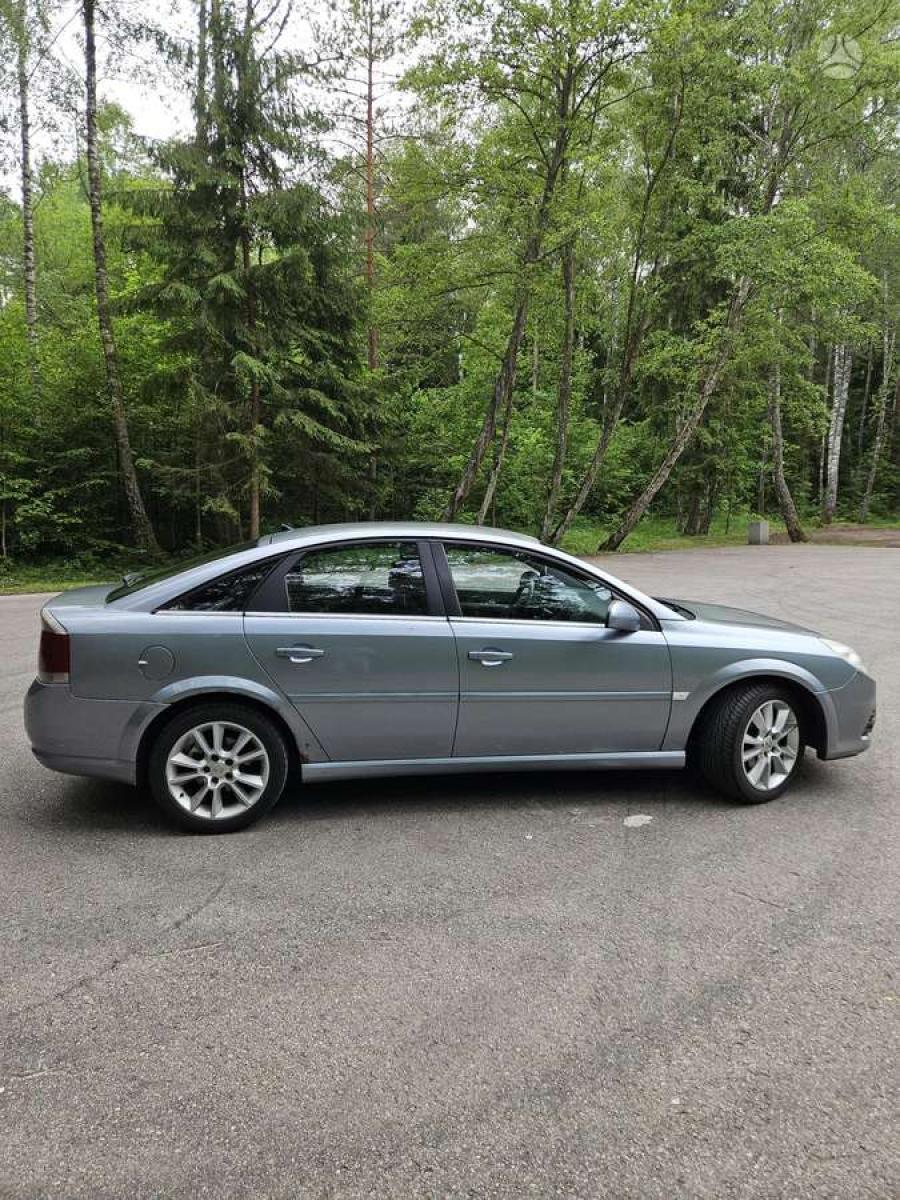 Zils Opel Vectra 2006 Alīta, ar dzinēja tilpumu 1.91 L un nobraukumu 497 tūkst. km par 1200 €, foto 9 vietnē AUTOMOTO.COM.LV