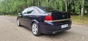 Blue Opel Vectra 2006 in Vilnius, with an engine capacity of 2.20 L and mileage of 200 thousand km for 999 €, photo 5 on AUTOMOTO.COM.LV
