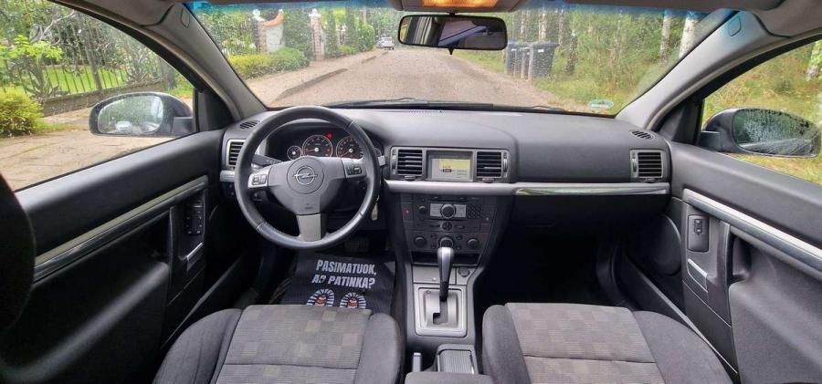Blue Opel Vectra 2006 in Vilnius, with an engine capacity of 2.20 L and mileage of 200 thousand km for 999 €, photo 10 on AUTOMOTO.COM.LV