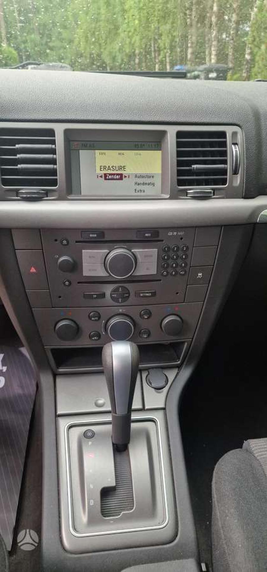 Blue Opel Vectra 2006 in Vilnius, with an engine capacity of 2.20 L and mileage of 200 thousand km for 999 €, photo 11 on AUTOMOTO.COM.LV