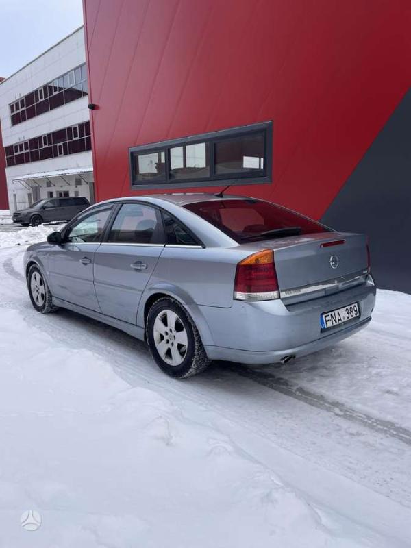 Zils Opel Vectra 2007 Klaipėda, ar dzinēja tilpumu 1.91 L un nobraukumu 330 tūkst. km par 920 €, foto 4 vietnē AUTOMOTO.COM.LV