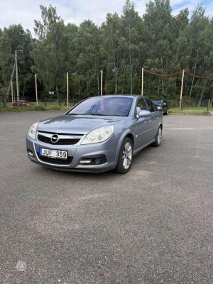 Blue Opel Vectra 2008 in Vilnius, with an engine capacity of 1.91 L and mileage of 301 thousand km for 1600 €, photo  on AUTOMOTO.COM.LV