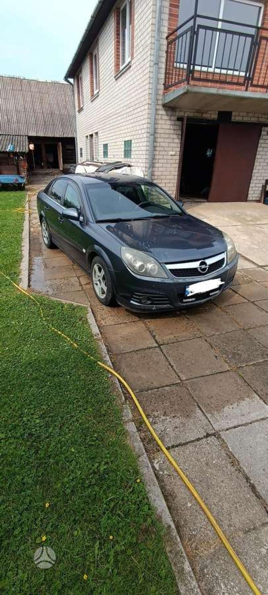 Blue Opel Vectra 2008 in Trakai, with an engine capacity of 1.90 L and mileage of 370 thousand km for 450 €, photo 3 on AUTOMOTO.COM.LV