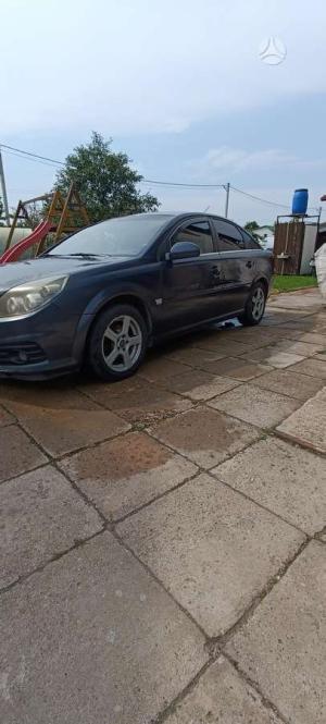 Blue Opel Vectra 2008 in Trakai, with an engine capacity of 1.90 L and mileage of 370 thousand km for 450 €, photo 9 on AUTOMOTO.COM.LV