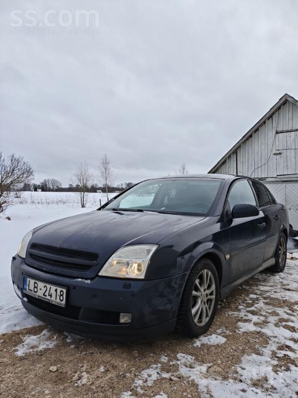 Blue Opel Vectra 2002 in Cesis, with an engine capacity of 2.20 L and mileage of 330 thousand km for 750 €, photo 2 on AUTOMOTO.COM.LV