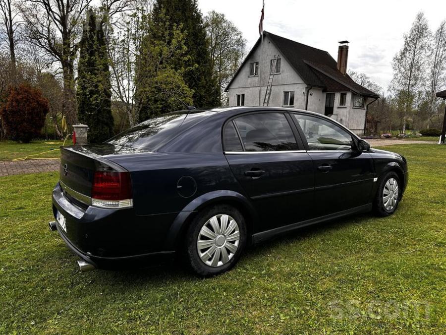 Blue Opel Vectra 2002 in Riga, with an engine capacity of 2.00 L and mileage of 291 thousand km for 980 €, photo 10 on AUTOMOTO.COM.LV