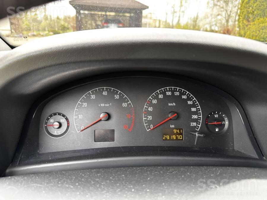 Blue Opel Vectra 2002 in Riga, with an engine capacity of 2.00 L and mileage of 291 thousand km for 980 €, photo 15 on AUTOMOTO.COM.LV