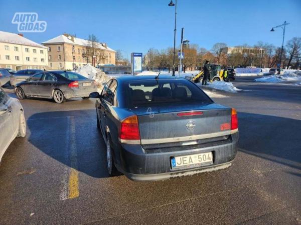 Zils Opel Vectra 2003 Klaipėda, ar dzinēja tilpumu 2.20 L un nobraukumu 111 tūkst. km par 600 €, foto 3 vietnē AUTOMOTO.COM.LV