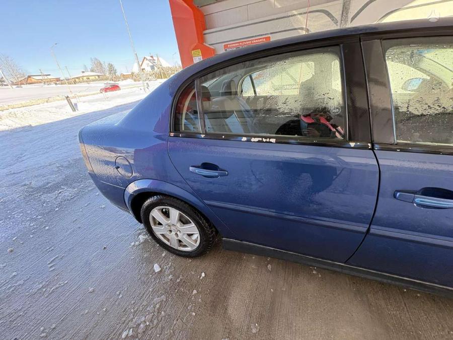 Zils Opel Vectra 2004 Jonava, ar dzinēja tilpumu 2.17 L un nobraukumu 261 tūkst. km par 1500 €, foto 4 vietnē AUTOMOTO.COM.LV