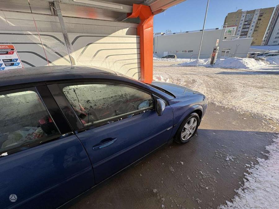 Zils Opel Vectra 2004 Jonava, ar dzinēja tilpumu 2.17 L un nobraukumu 261 tūkst. km par 1500 €, foto 5 vietnē AUTOMOTO.COM.LV