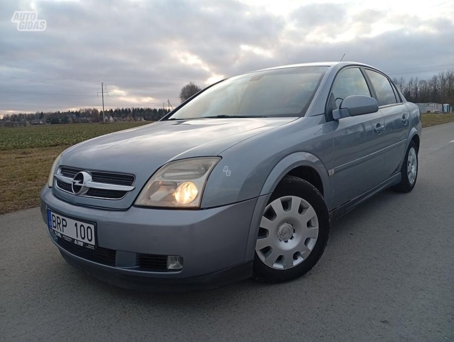 Blue Opel Vectra 2005 in Vilnius, with an engine capacity of 2.20 L and mileage of 278 thousand km for 1050 €, photo 1 on AUTOMOTO.COM.LV