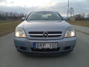 Blue Opel Vectra 2005 in Vilnius, with an engine capacity of 2.20 L and mileage of 278 thousand km for 1050 €, photo 2 on AUTOMOTO.COM.LV