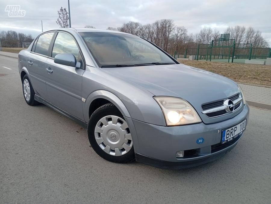 Blue Opel Vectra 2005 in Vilnius, with an engine capacity of 2.20 L and mileage of 278 thousand km for 1050 €, photo 3 on AUTOMOTO.COM.LV