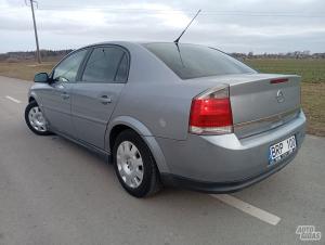Blue Opel Vectra 2005 in Vilnius, with an engine capacity of 2.20 L and mileage of 278 thousand km for 1050 €, photo 4 on AUTOMOTO.COM.LV