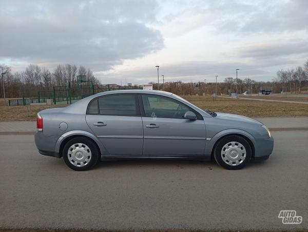 Blue Opel Vectra 2005 in Vilnius, with an engine capacity of 2.20 L and mileage of 278 thousand km for 1050 €, photo 8 on AUTOMOTO.COM.LV