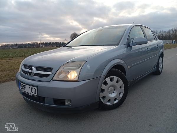Blue Opel Vectra 2005 in Vilnius, with an engine capacity of 2.20 L and mileage of 278 thousand km for 1050 €, photo 1 on AUTOMOTO.COM.LV