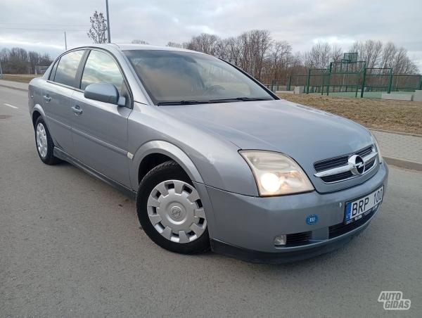 Blue Opel Vectra 2005 in Vilnius, with an engine capacity of 2.20 L and mileage of 278 thousand km for 1050 €, photo 3 on AUTOMOTO.COM.LV
