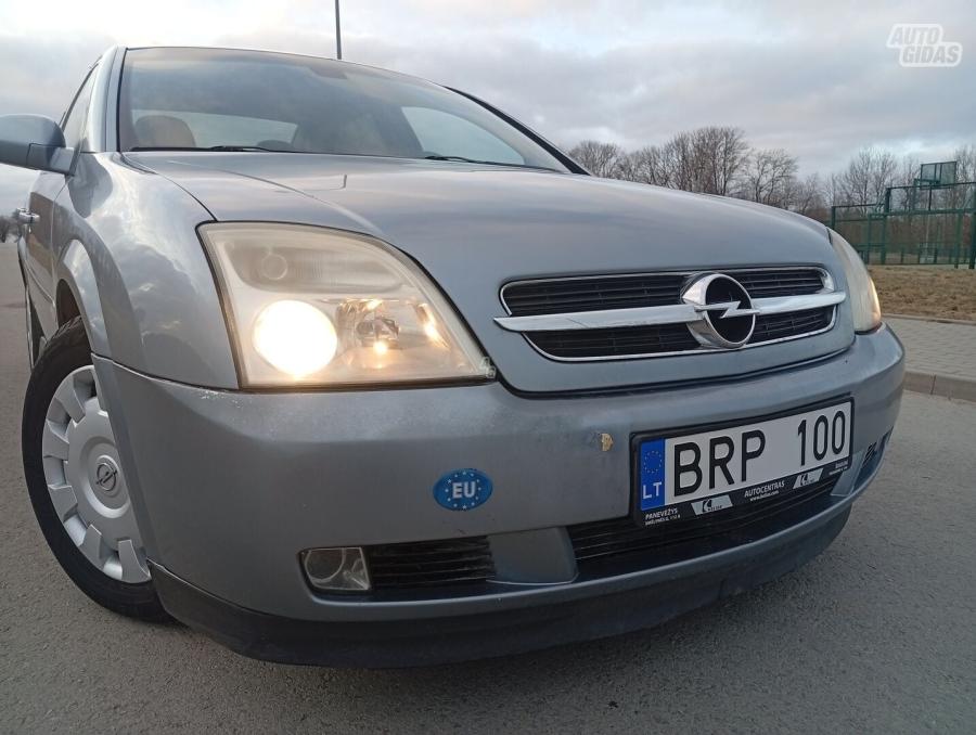 Blue Opel Vectra 2005 in Vilnius, with an engine capacity of 2.20 L and mileage of 278 thousand km for 1050 €, photo 10 on AUTOMOTO.COM.LV