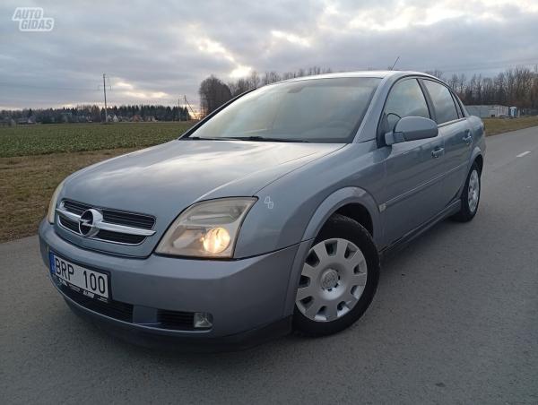 Blue Opel Vectra 2005 in Vilnius, with an engine capacity of 2.20 L and mileage of 278 thousand km for 1050 €, photo 1 on AUTOMOTO.COM.LV