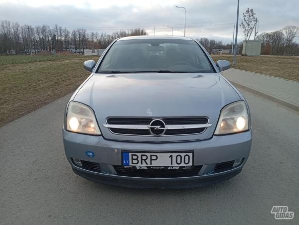 Blue Opel Vectra 2005 in Vilnius, with an engine capacity of 2.20 L and mileage of 278 thousand km for 1050 €, photo 2 on AUTOMOTO.COM.LV