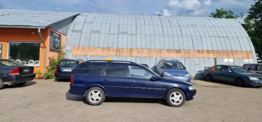 Zils Opel Vectra 1997 Valmiera, ar dzinēja tilpumu 1.80 L un nobraukumu 374 tūkst. km par 800 €, foto 3 vietnē AUTOMOTO.COM.LV