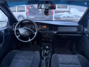 Zils Opel Vectra 1998 Viļņa, ar dzinēja tilpumu 2.00 L un nobraukumu 366 tūkst. km par 600 €, foto 13 vietnē AUTOMOTO.COM.LV