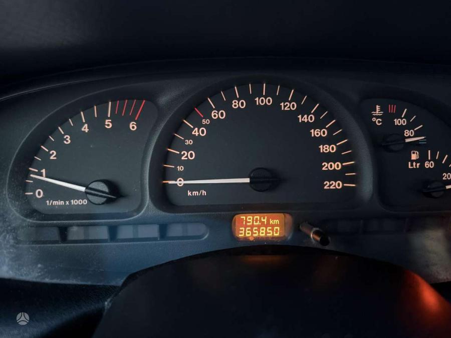 Zils Opel Vectra 1998 Viļņa, ar dzinēja tilpumu 2.00 L un nobraukumu 366 tūkst. km par 600 €, foto 14 vietnē AUTOMOTO.COM.LV