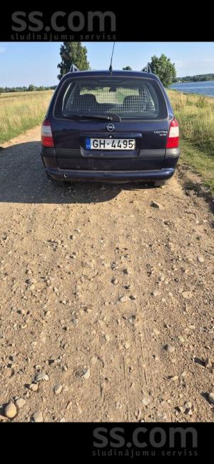 Blue Opel Vectra 1998 in Ogre, with an engine capacity of 1.60 L and mileage of 176 thousand km for 900 €, photo 5 on AUTOMOTO.COM.LV