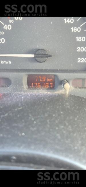 Blue Opel Vectra 1998 in Ogre, with an engine capacity of 1.60 L and mileage of 176 thousand km for 900 €, photo 9 on AUTOMOTO.COM.LV
